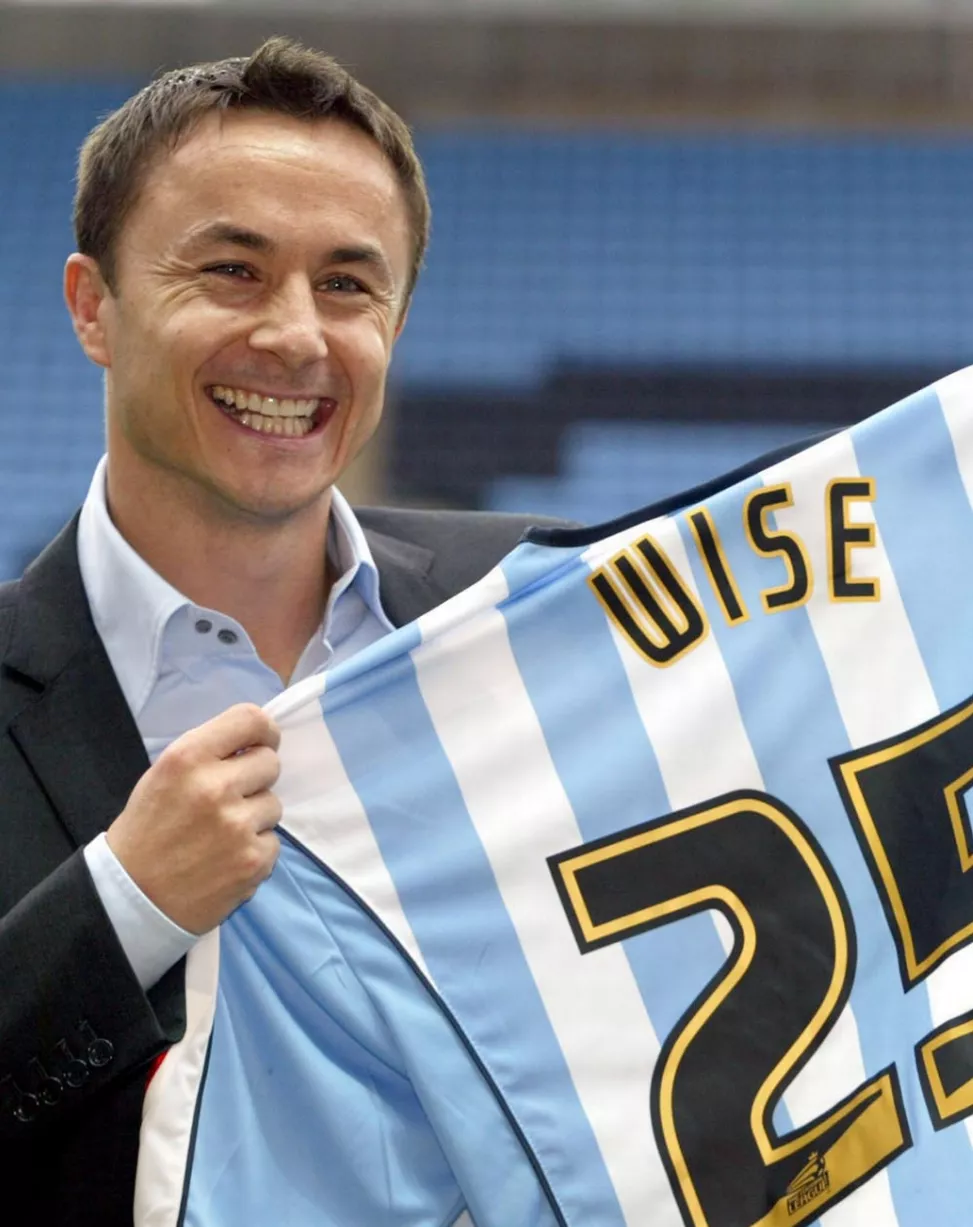 Dennis Wise: Chelsea Legend and Tenacious Midfielder - Manchesterjournal